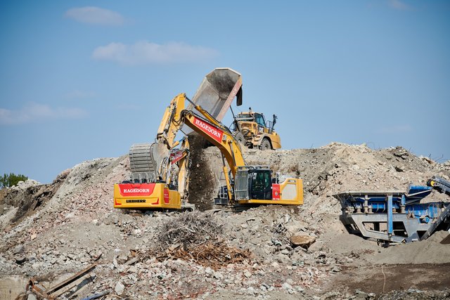 Liebherr R938 - Unternehmensgruppe Hagedorn