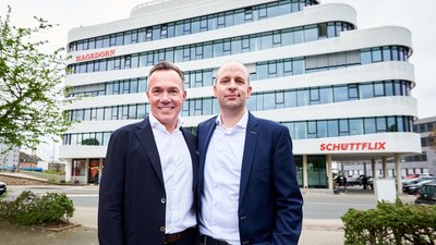 Feierliche Eröffnung des 26 Meter hohen Schüttflix-Towers ...